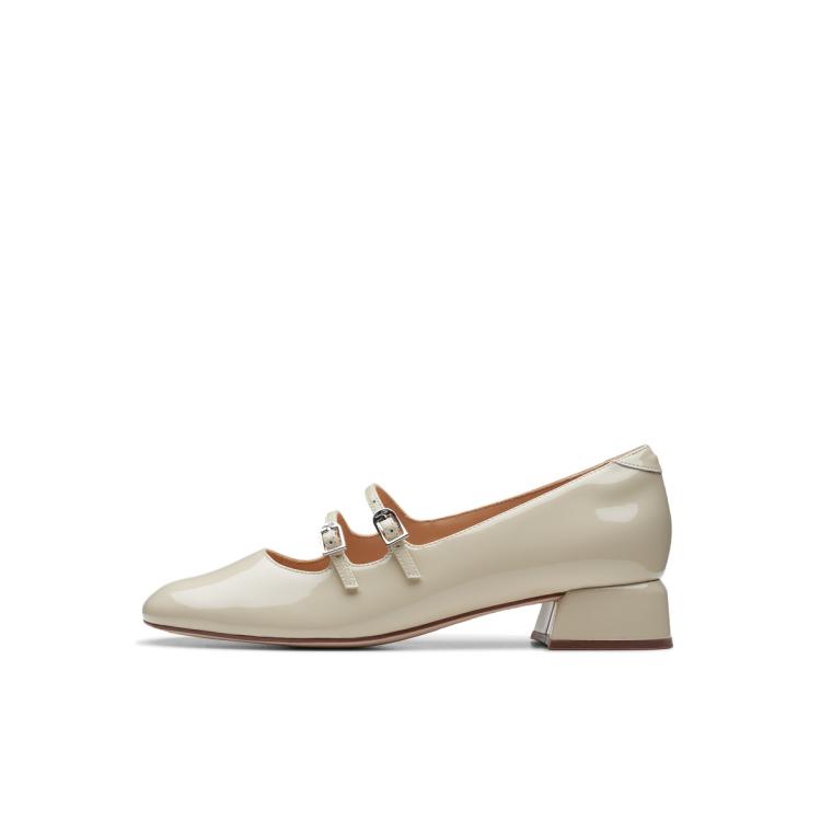 Clarks Daiss30 Shine Mary Jane Pump In Beige | ModeSens